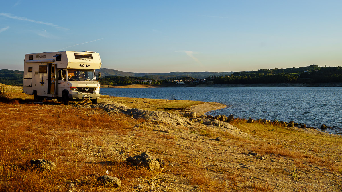 Selbstausbau Wohnmobil Eigenheim auf Rädern zum drin leben | AMUMOT